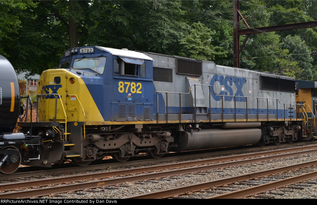 CSX SD60M 8782 in Bright Future trails the Spirit of Cincy on Q417-06